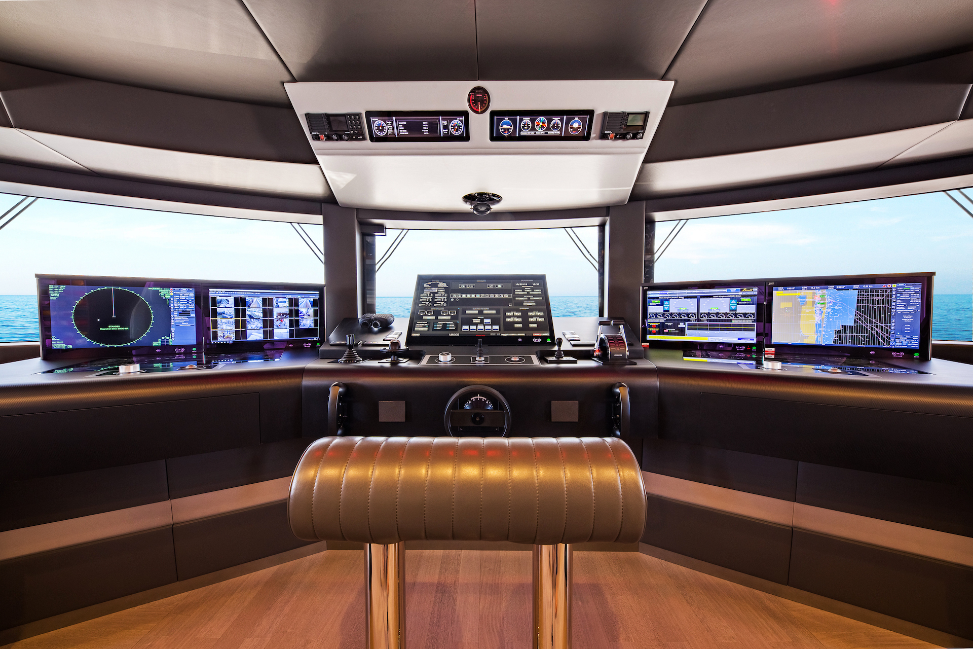 Yacht SPECTRE, Benetti | CHARTERWORLD Luxury Superyacht Charters